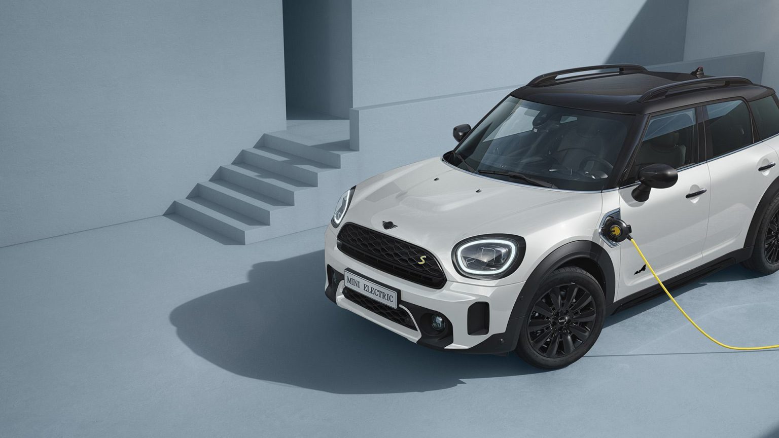 BMW MINIのPHEV車「クロスオーバー クーパーSE ALL4」の魅力とは – MINI Village Tokyo
